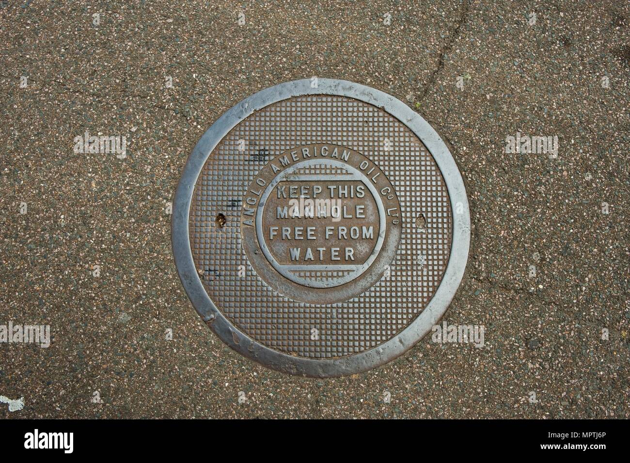 Gas pavement cover hi-res stock photography and images - Alamy