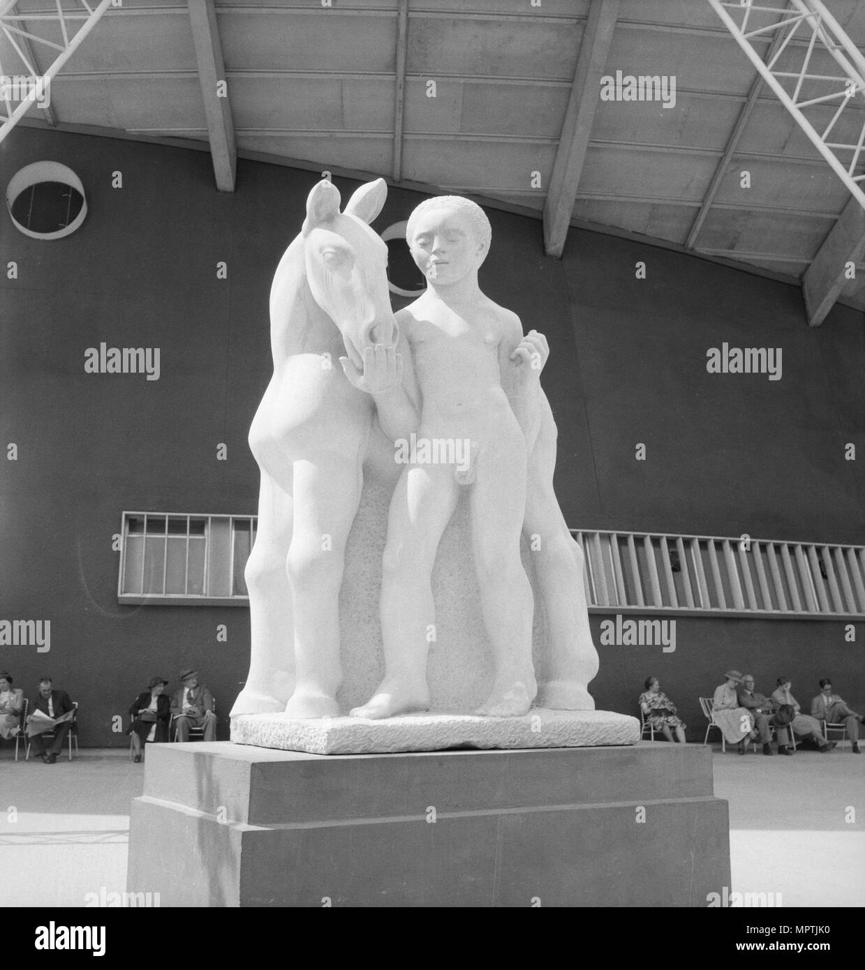 1950s britain children hi-res stock photography and images - Alamy