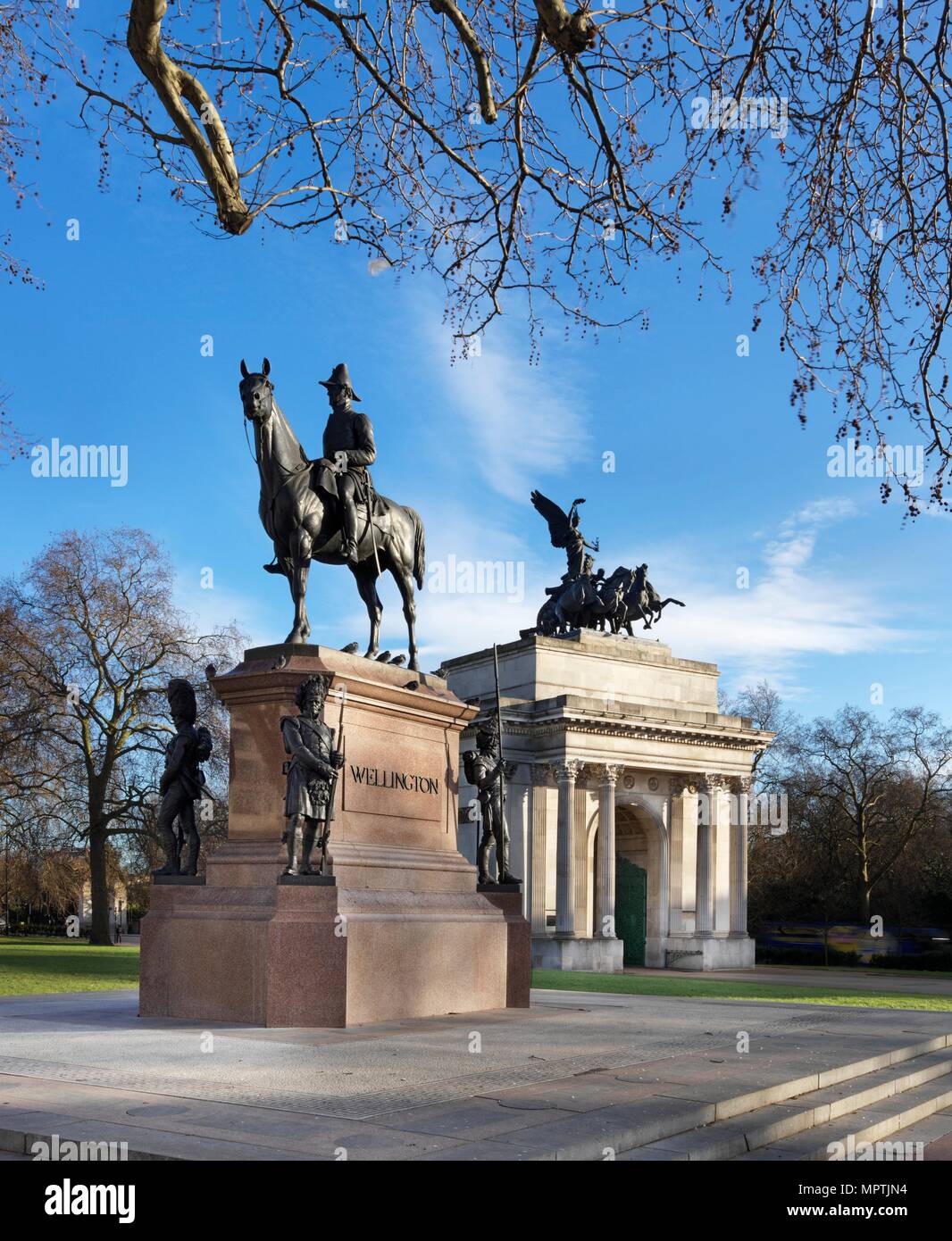 Statue of the Duke of Wellington and the Wellington Arch, London, c2015 ...