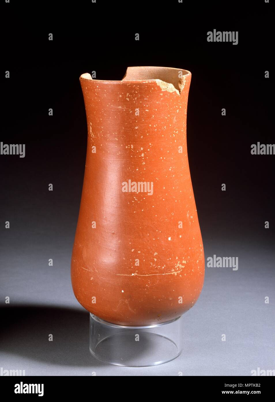Ancient egyptian pot hi-res stock photography and images - Alamy