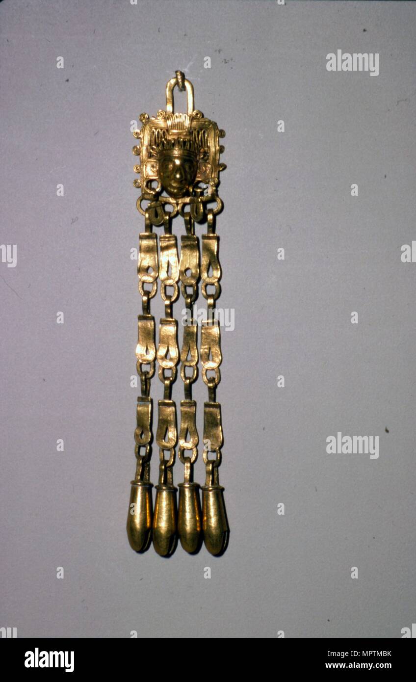 Gold pendant mixtec hi-res stock photography and images - Alamy