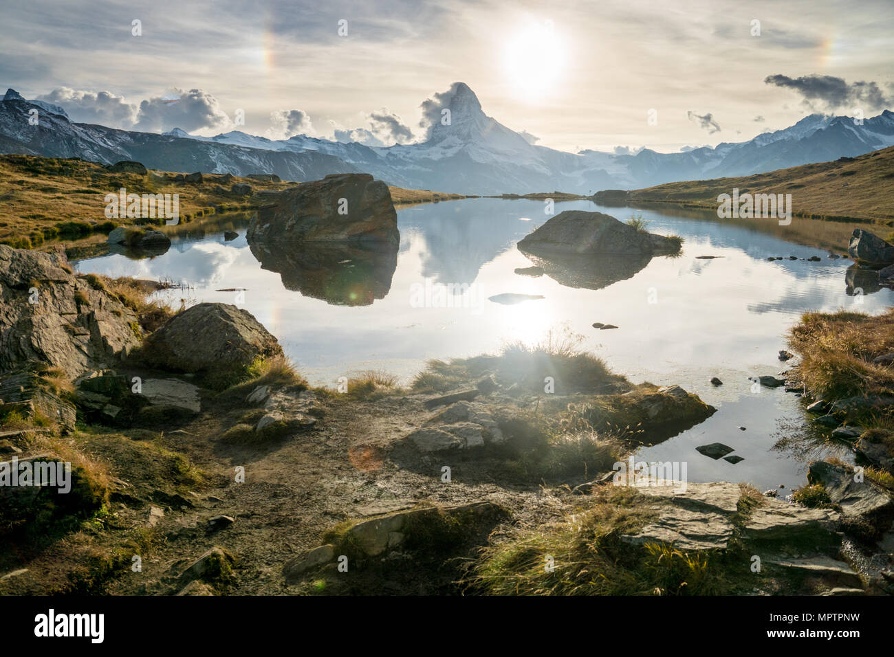 Matterhorn in wolken hi-res stock photography and images - Alamy