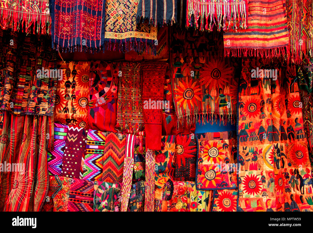 Handicrafts market chichicastenango guatemala hi-res stock photography ...