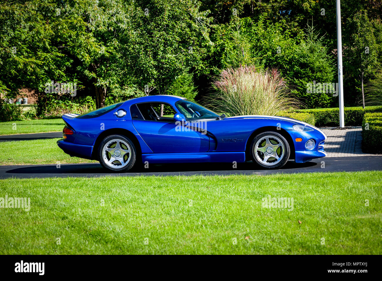 Dodge viper engine hi-res stock photography and images - Alamy
