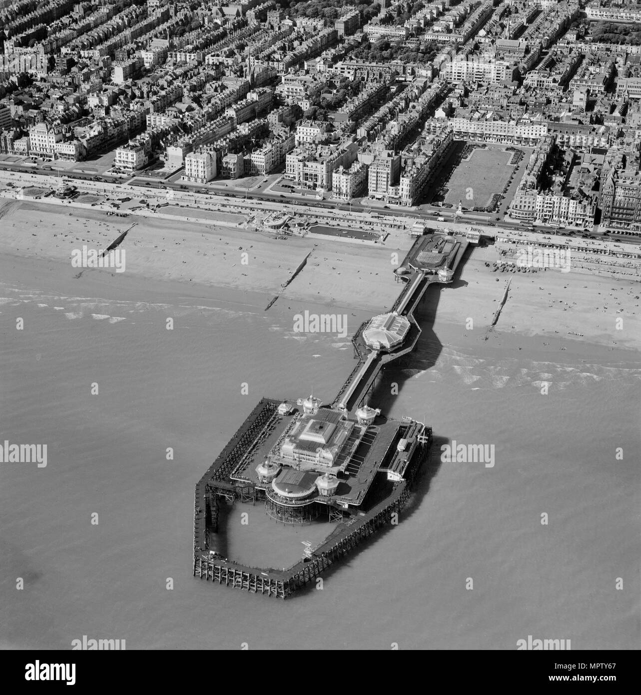 Brighton beach pier 1950s Black and White Stock Photos & Images - Alamy
