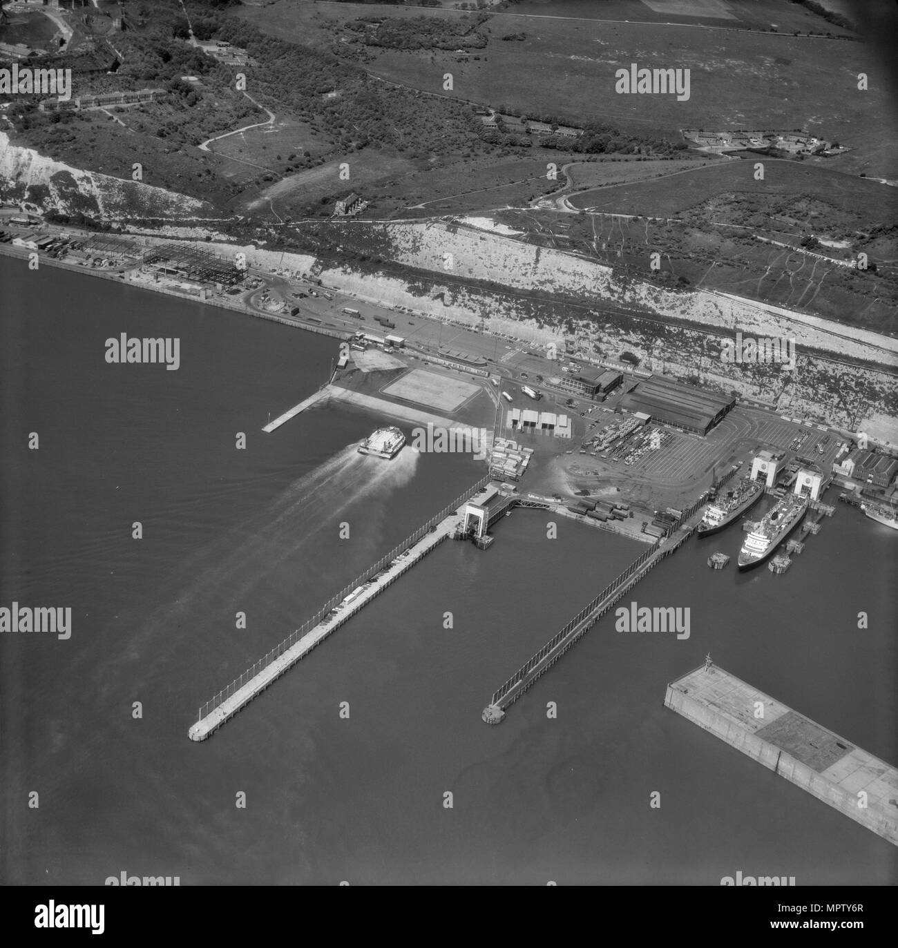 Dover port kent aerial Black and White Stock Photos & Images - Alamy