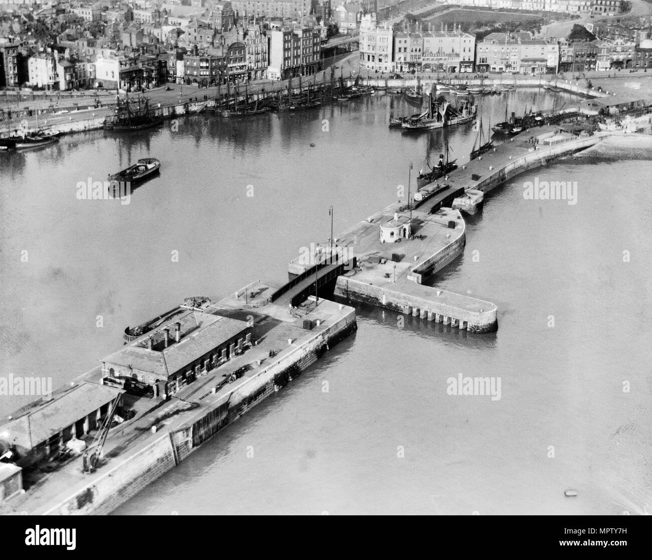 Monochrome royal photograph britain Black and White Stock Photos ...