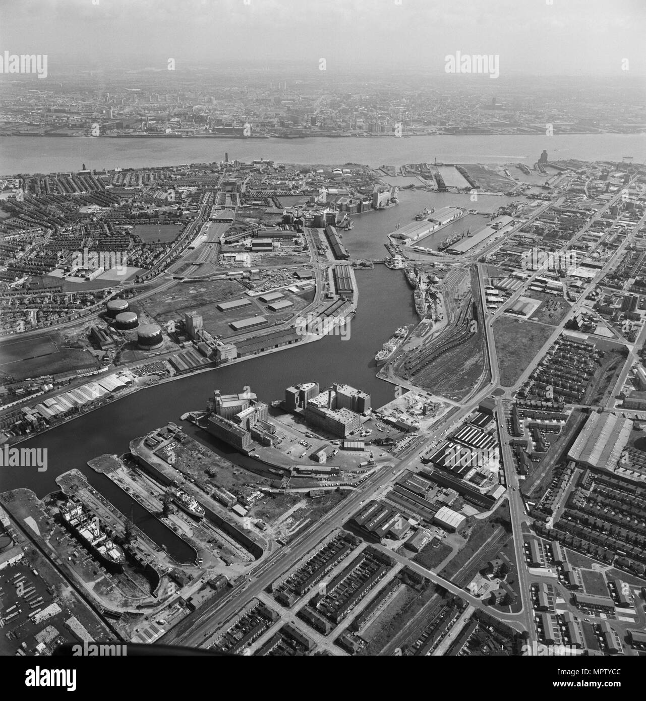 Birkenhead docks hi-res stock photography and images - Alamy