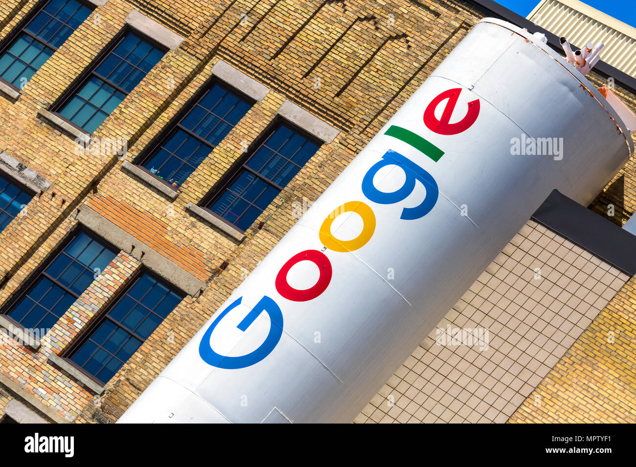 Hub tech logo hi-res stock photography and images - Alamy