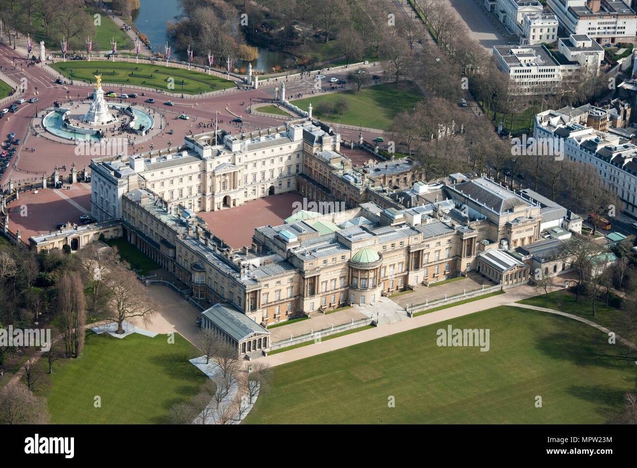 Buckingham palace aerial view hi-res stock photography and images - Alamy