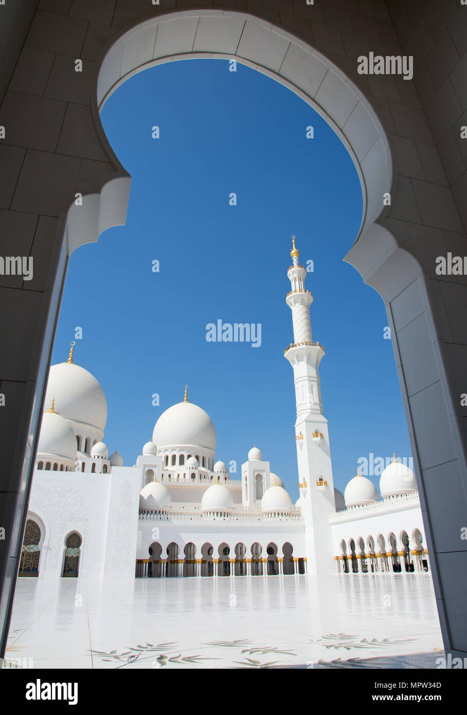 Famous Sheikh Zayed mosque in Abu Dhabi, United Arab Emirates Stock ...