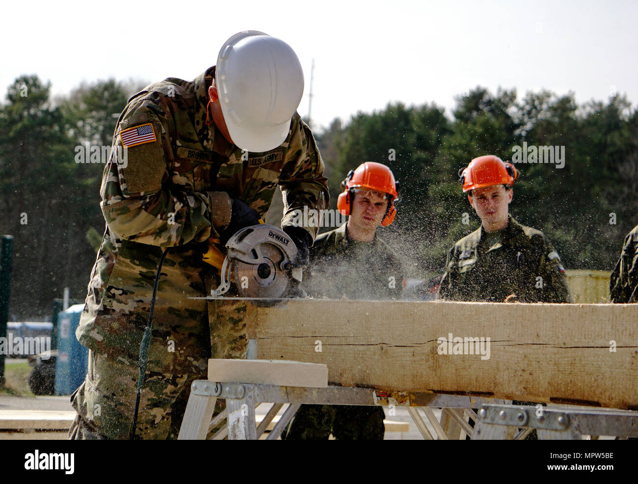 Texas National Guard Soldiers from the 236th Engineer Battalion are ...