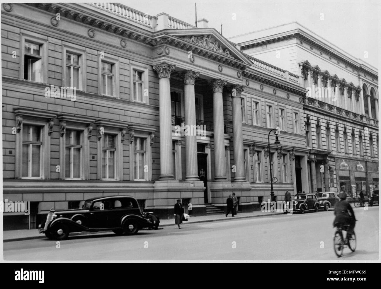 British embassy wilhelmstrasse 70 berlin Black and White Stock Photos ...