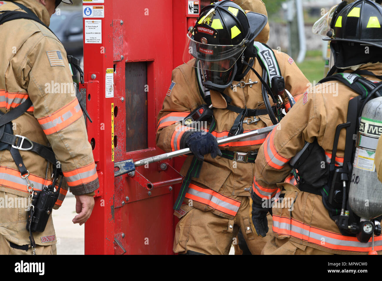 Fire door test hi-res stock photography and images - Alamy