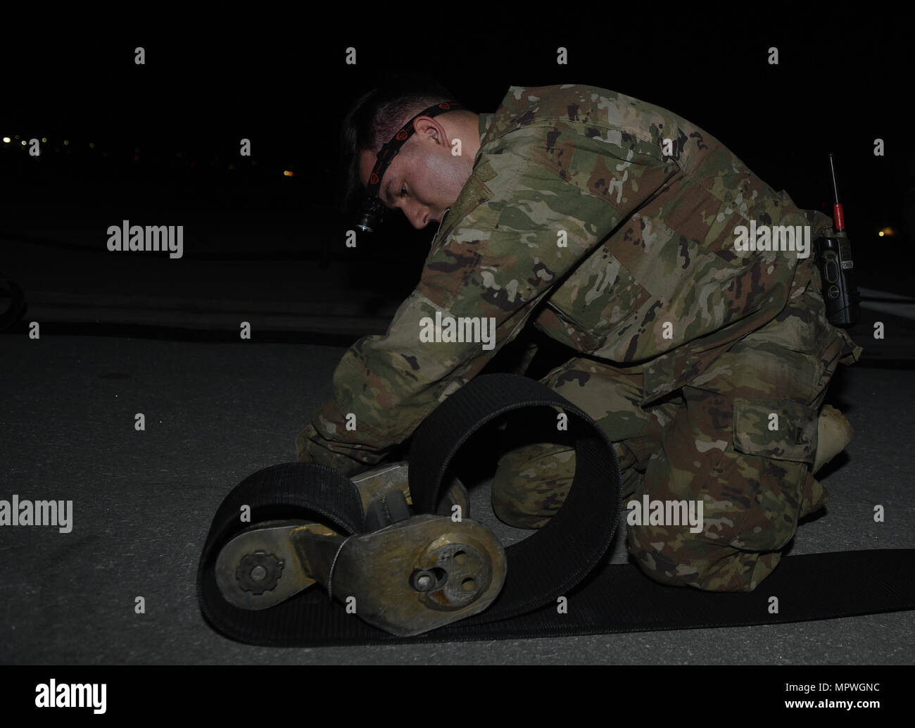 Cable arresting system hi-res stock photography and images - Alamy