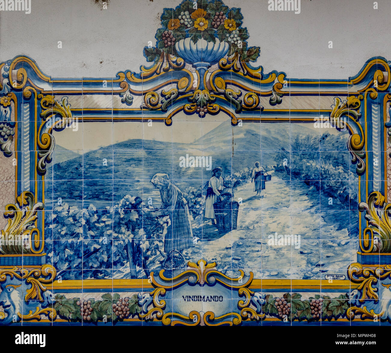 Tile murals hi-res stock photography and images - Alamy