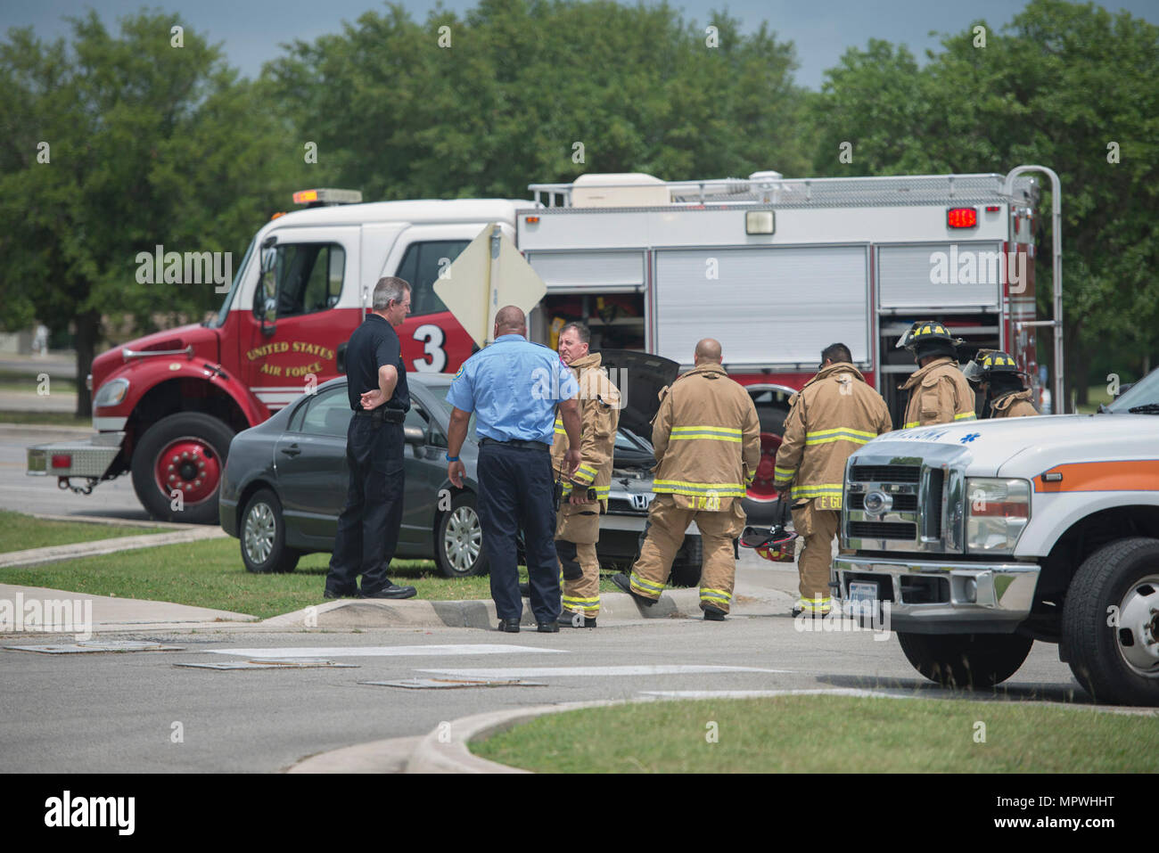 Parking lot traffic flow hi-res stock photography and images - Alamy
