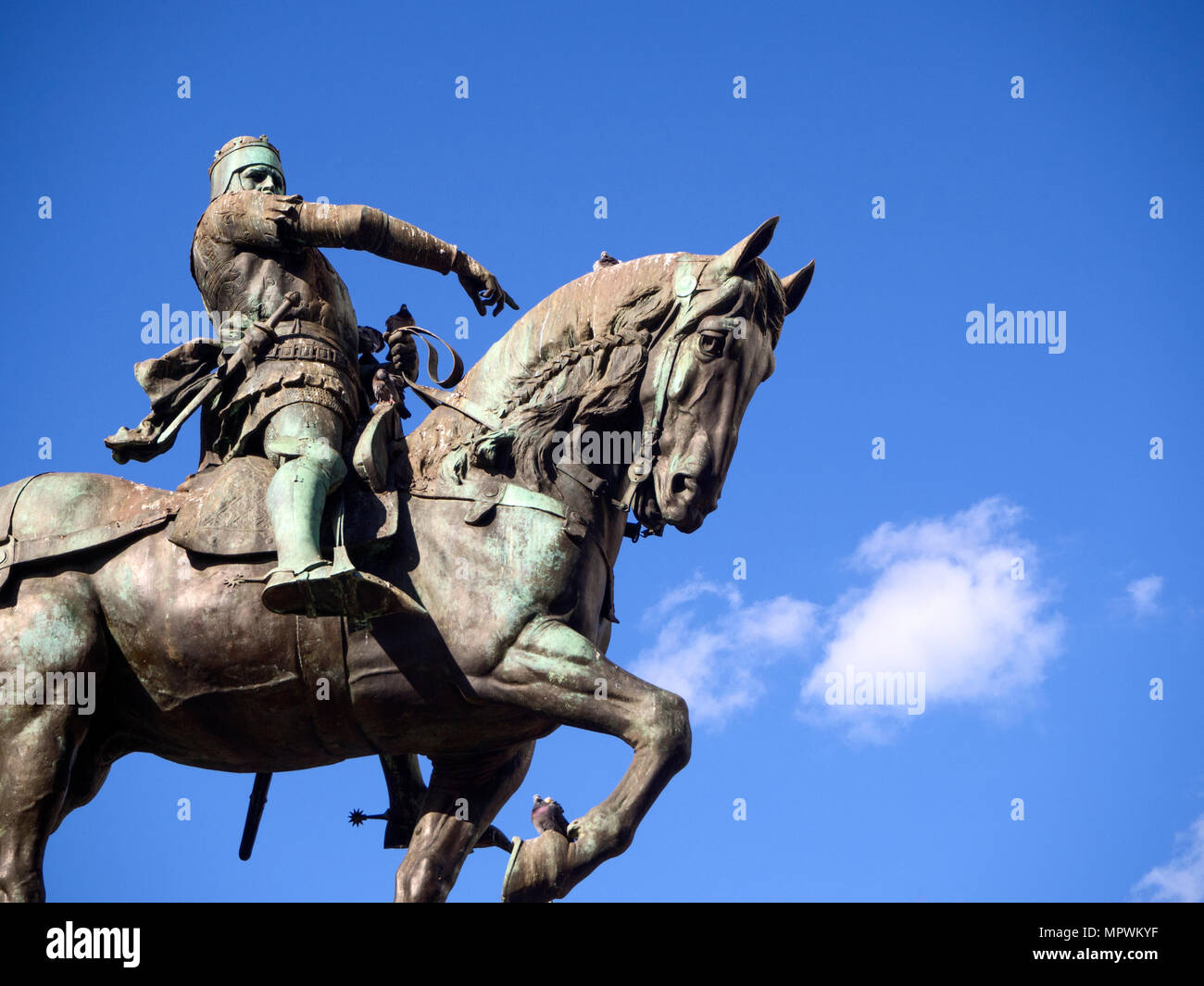 Statue of Edward the Black Prince on horseback in City Square Leeds ...