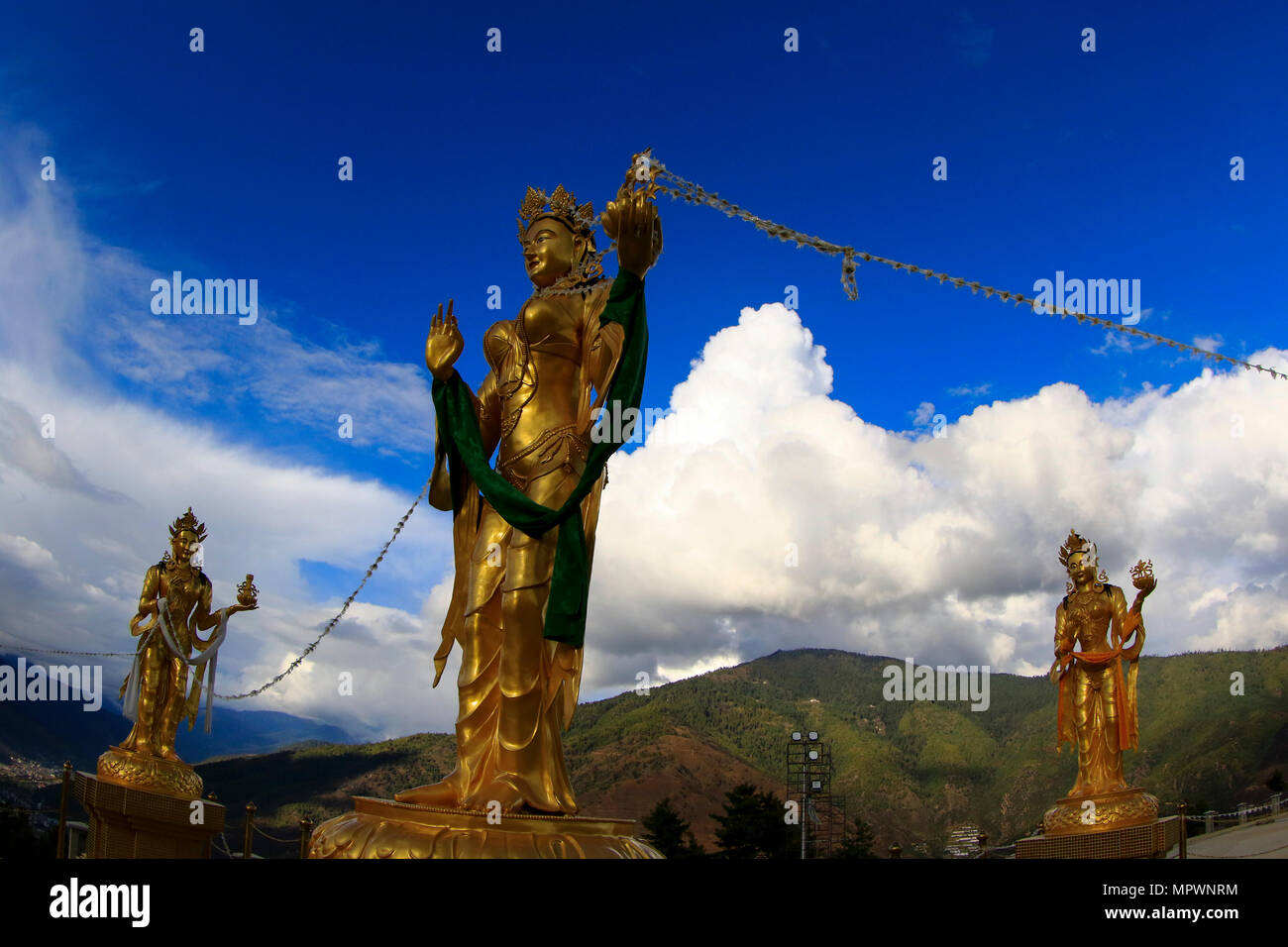 Female buddha statue hi-res stock photography and images - Alamy