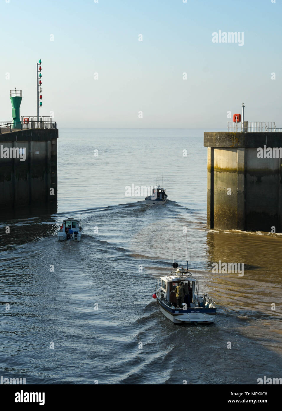 The harbour wall at the entrance to the locks on the Cardiff Bay ...
