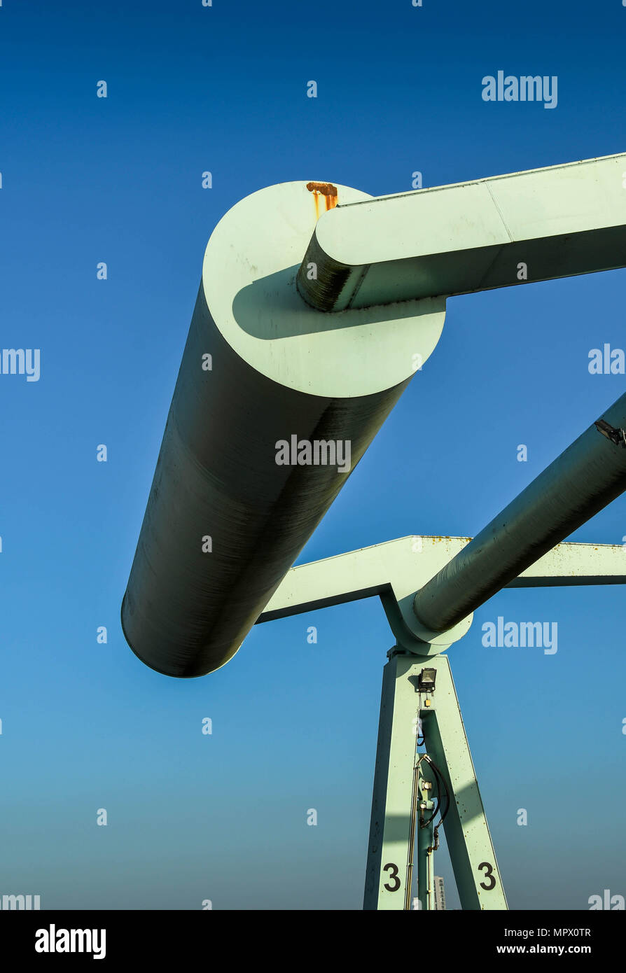 Counterweight hi-res stock photography and images - Alamy