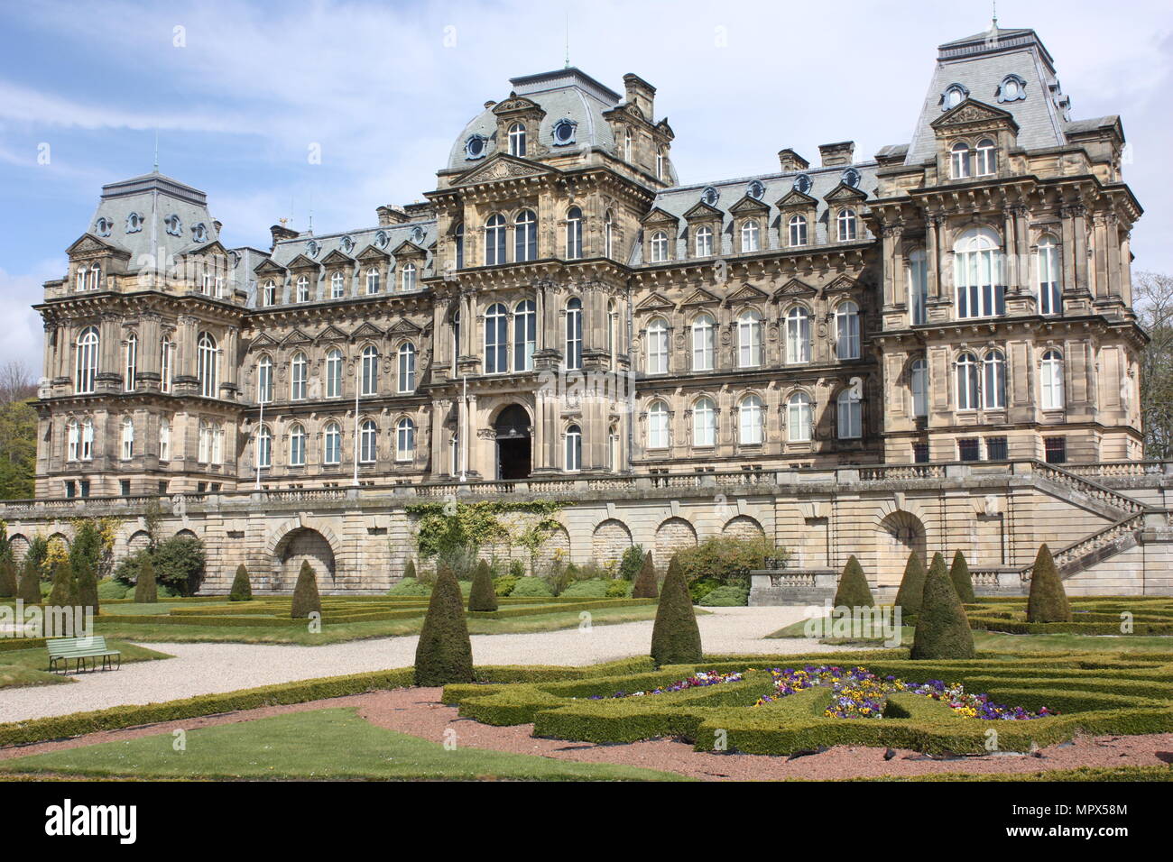 Catle ruins hi-res stock photography and images - Alamy