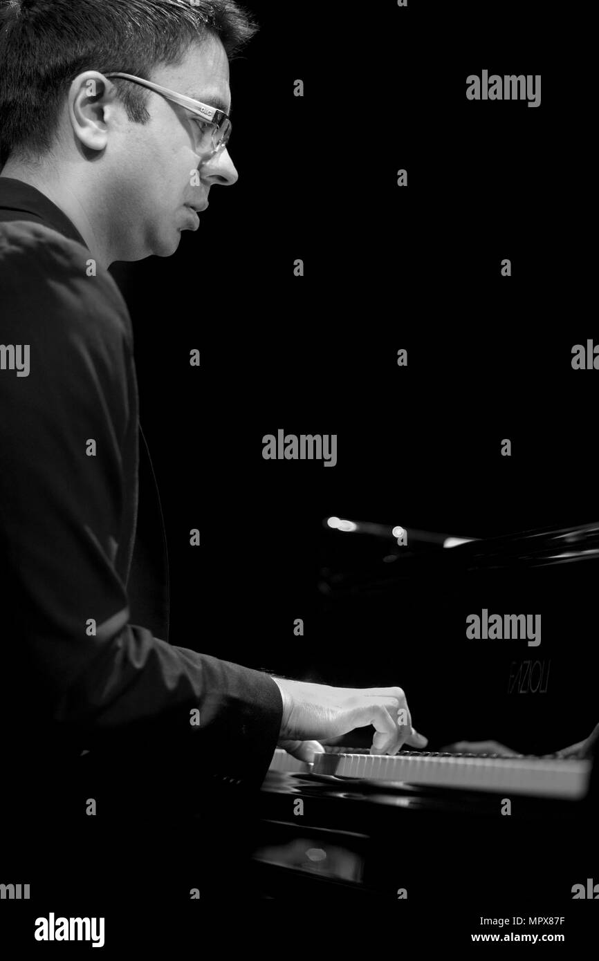 Vijay Iyer, 2012. Artist: Alan John Ainsworth Stock Photo - Alamy