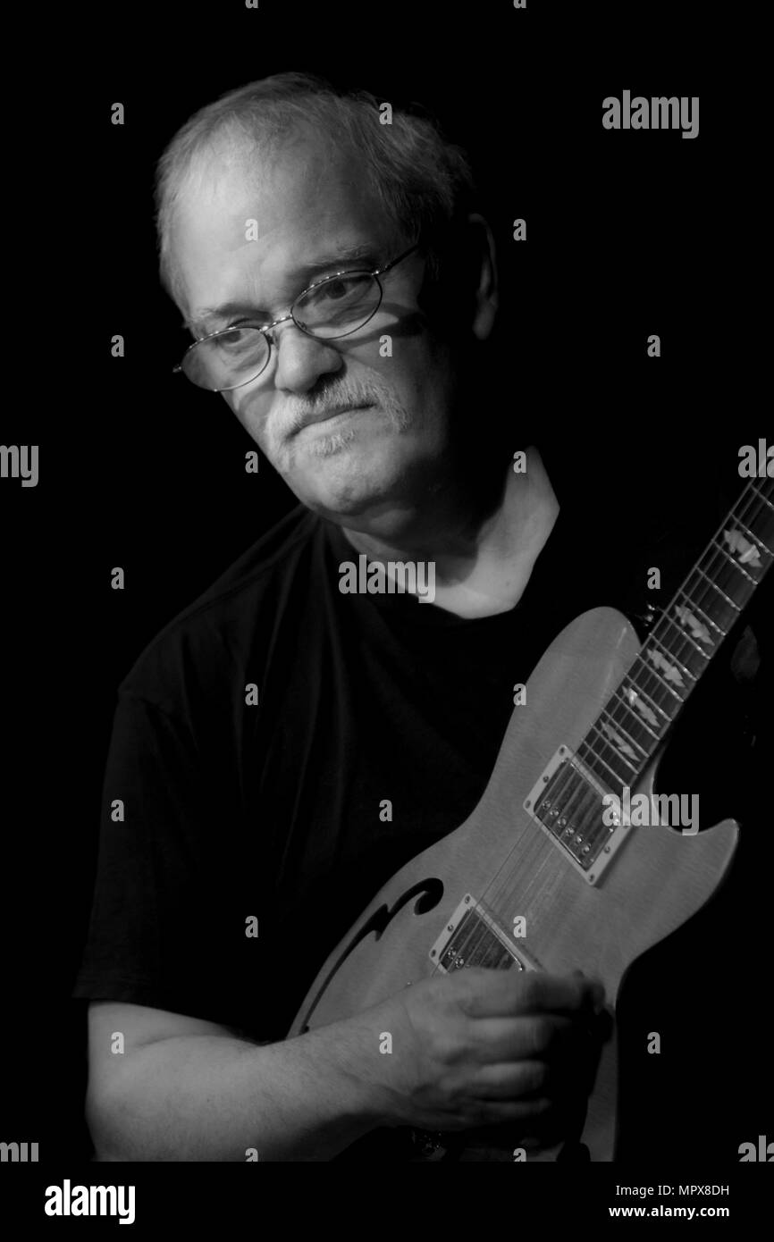 John abercrombie guitarist hi-res stock photography and images - Alamy