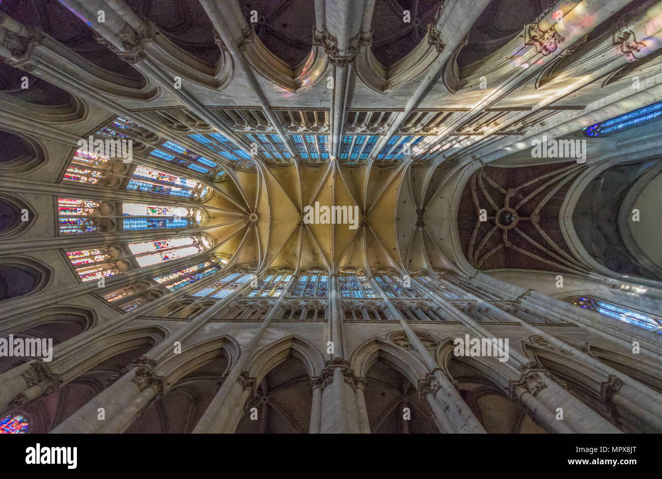 Beauvais gothic cathedral hi-res stock photography and images - Alamy