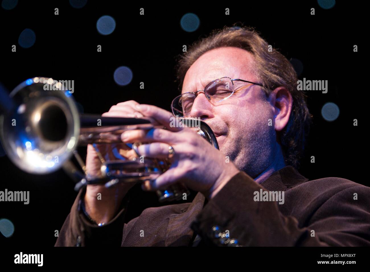 Martin shaw hi-res stock photography and images - Alamy