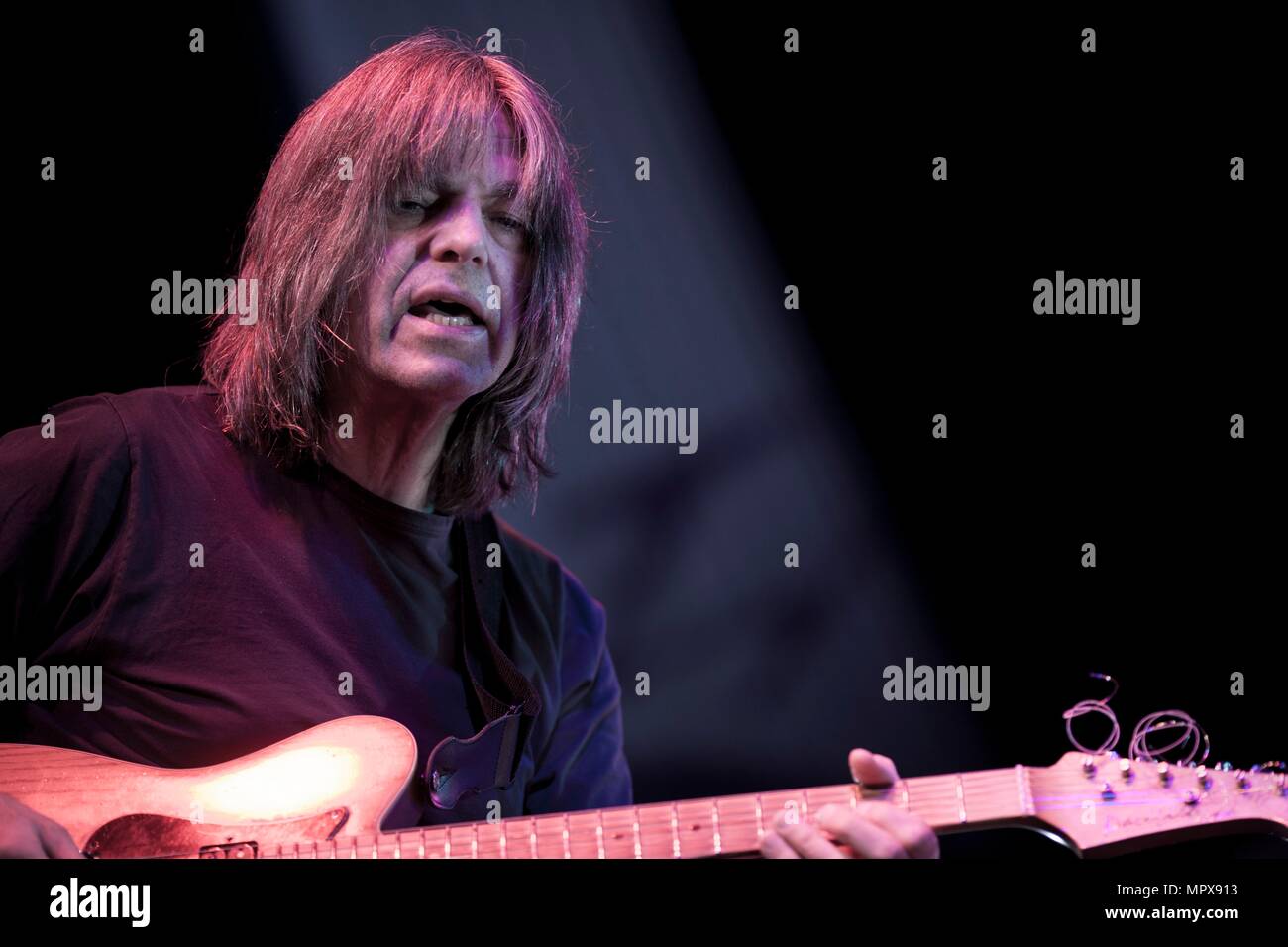 Mike Stern, 2013. Artist: Alan John Ainsworth Stock Photo - Alamy