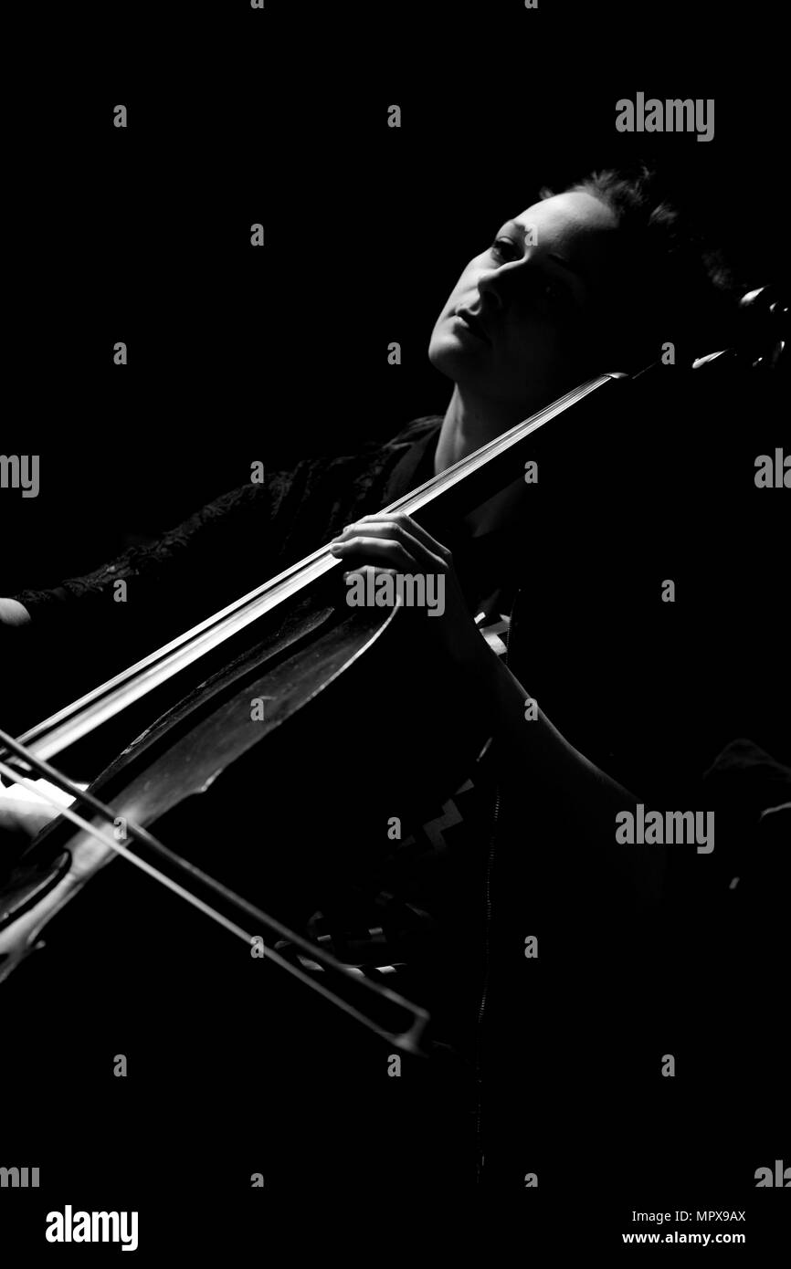 Cello player cellist performing hi-res stock photography and images - Alamy