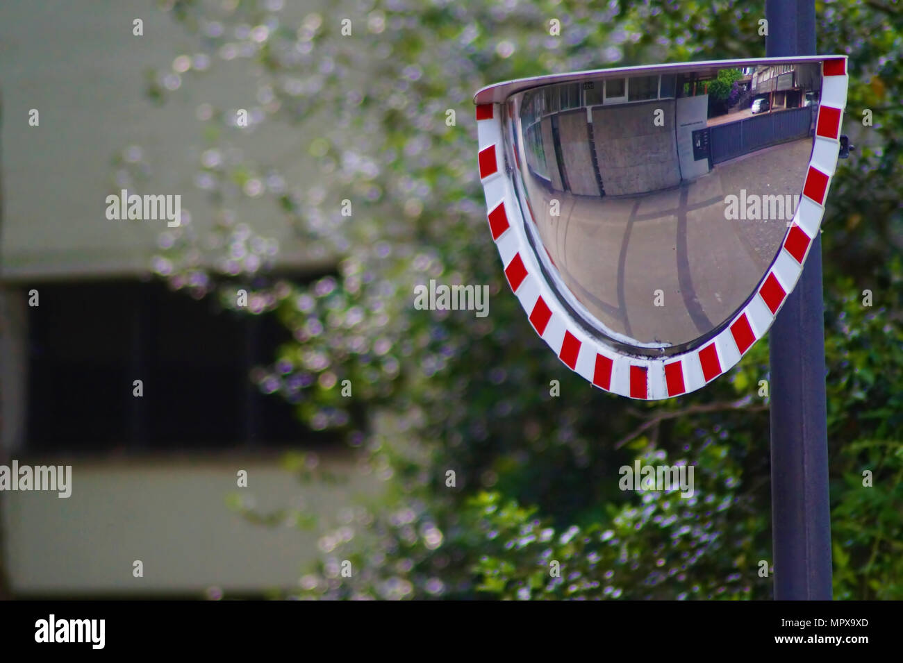 Inverted mirror hi-res stock photography and images - Alamy