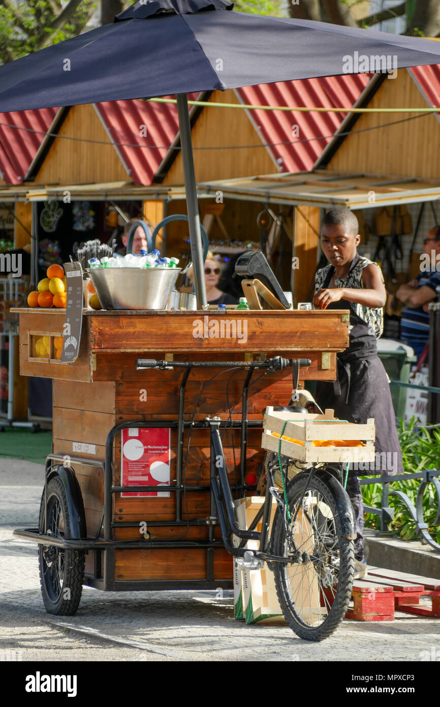 Fruit juices Vendor Miradouro de Sao Pedro de Alcantara, Lisbon ...