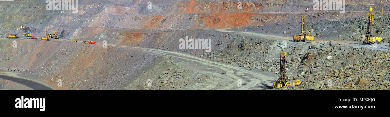 Extracting iron hi-res stock photography and images - Alamy