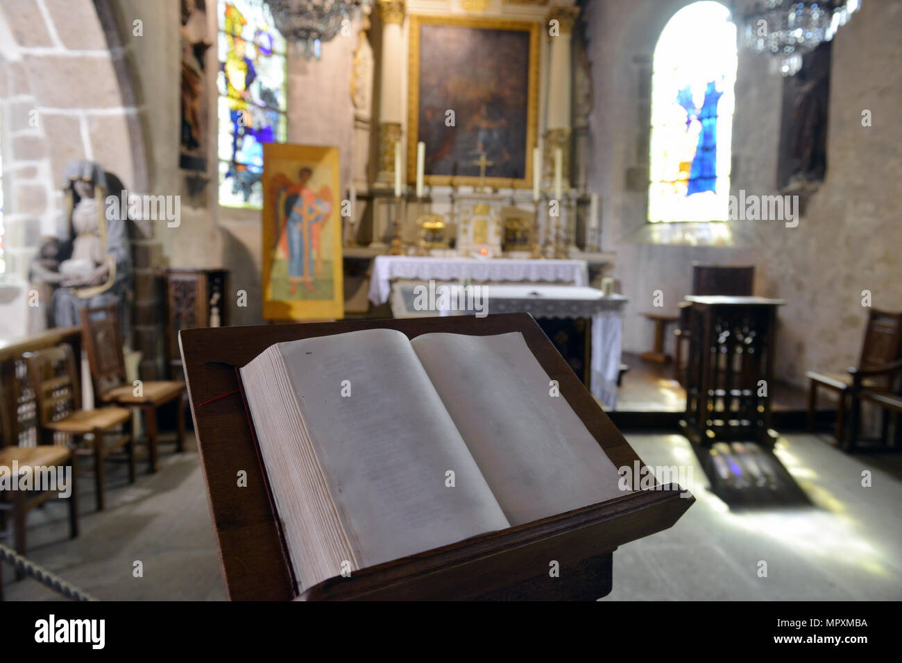 Bible in the Cathedral Stock Photo - Alamy