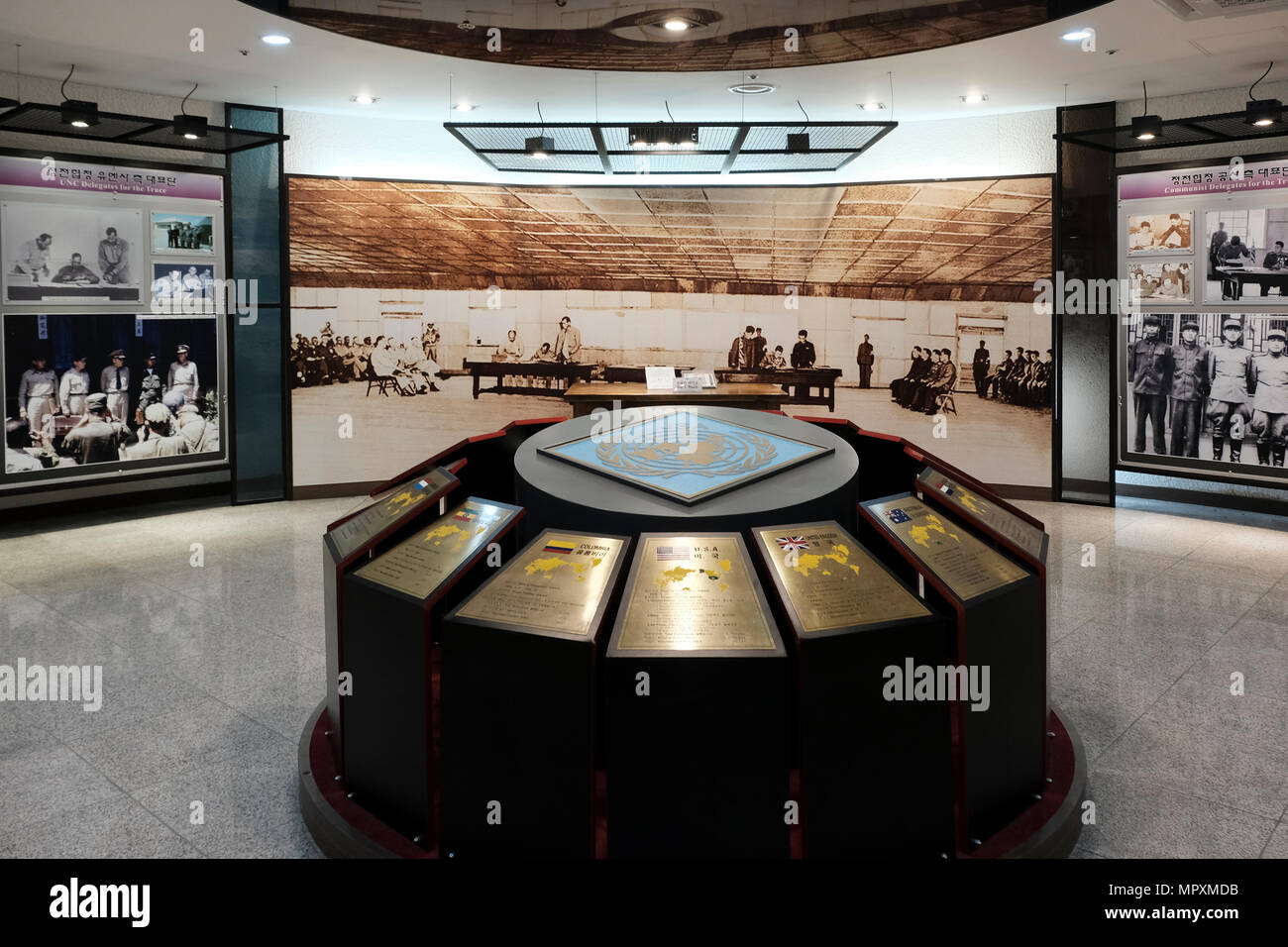 Access control south hi-res stock photography and images - Alamy