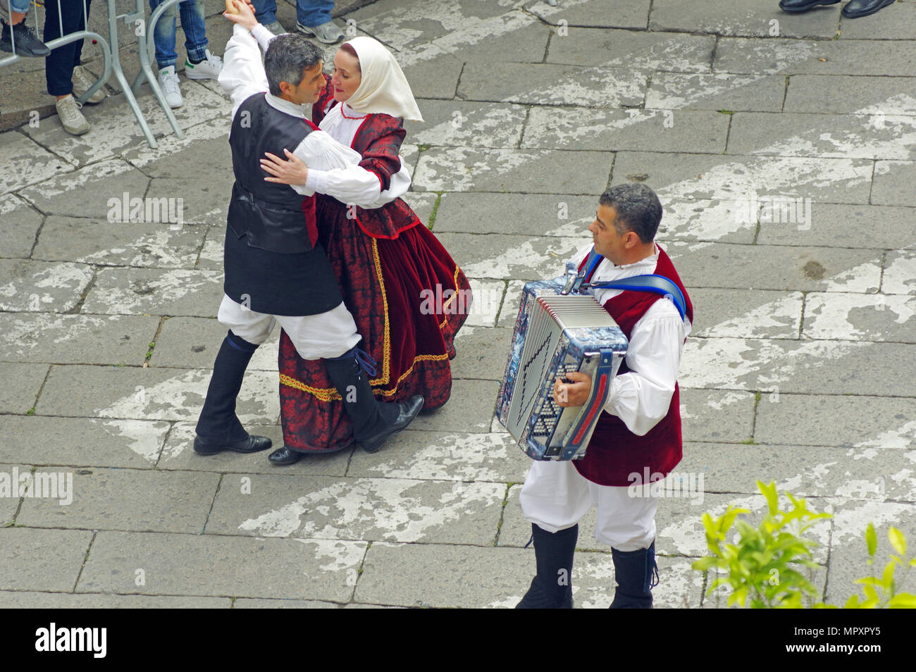 Cavalcata sarda dance hi-res stock photography and images - Alamy