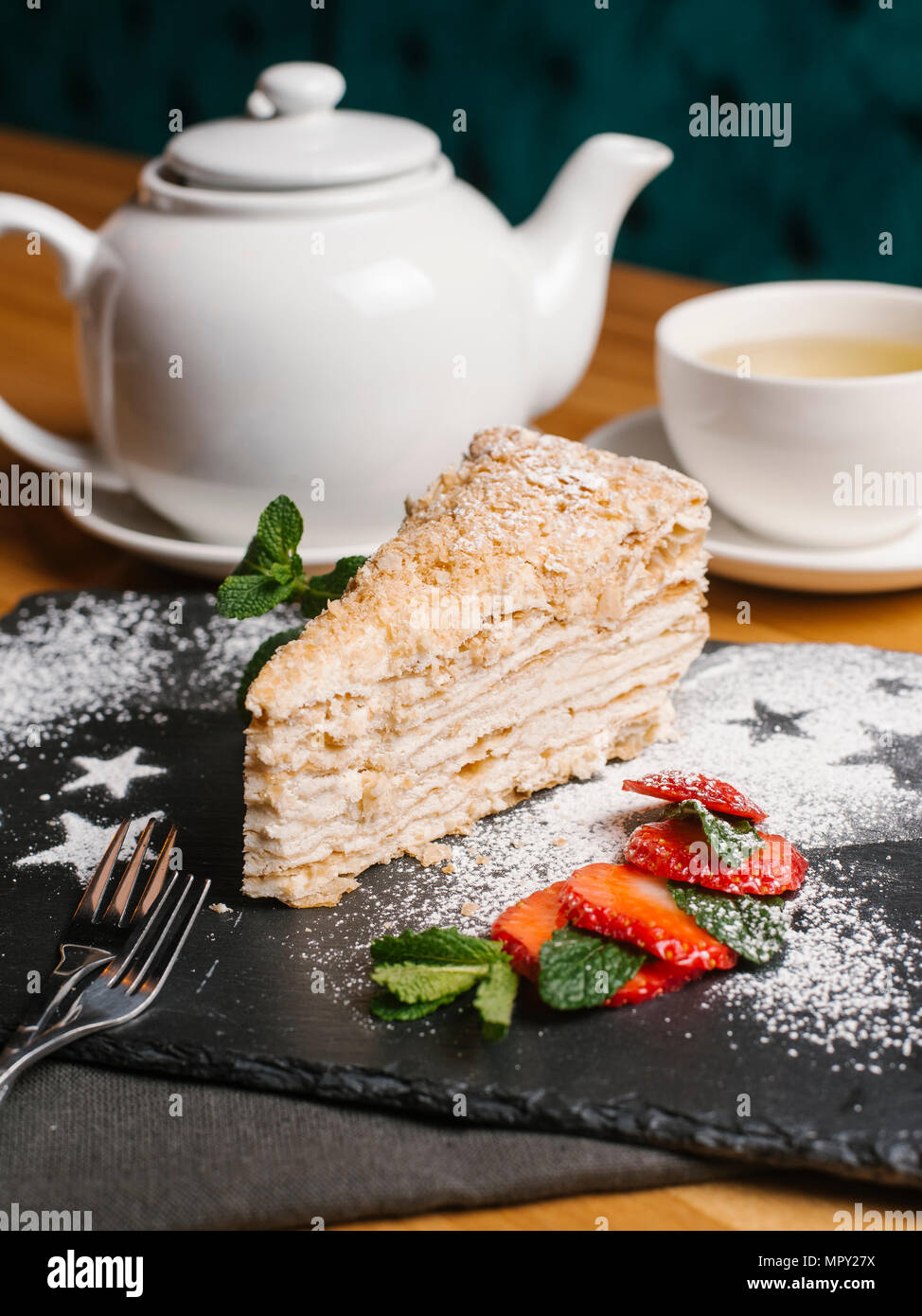 Tea and cake teapot hi-res stock photography and images - Alamy