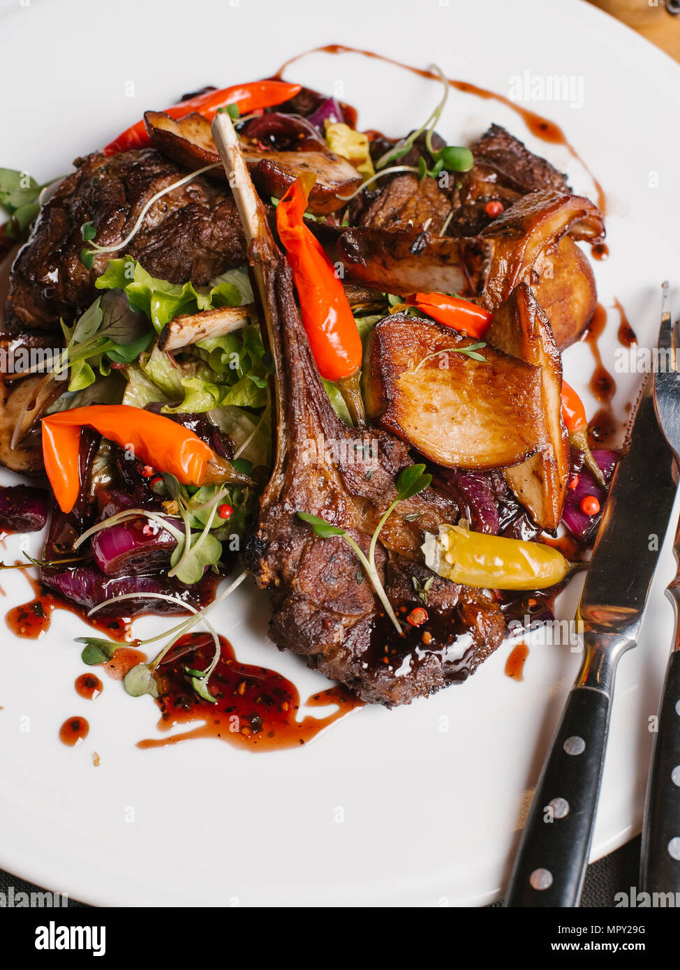 Meat cooked hi-res stock photography and images - Alamy