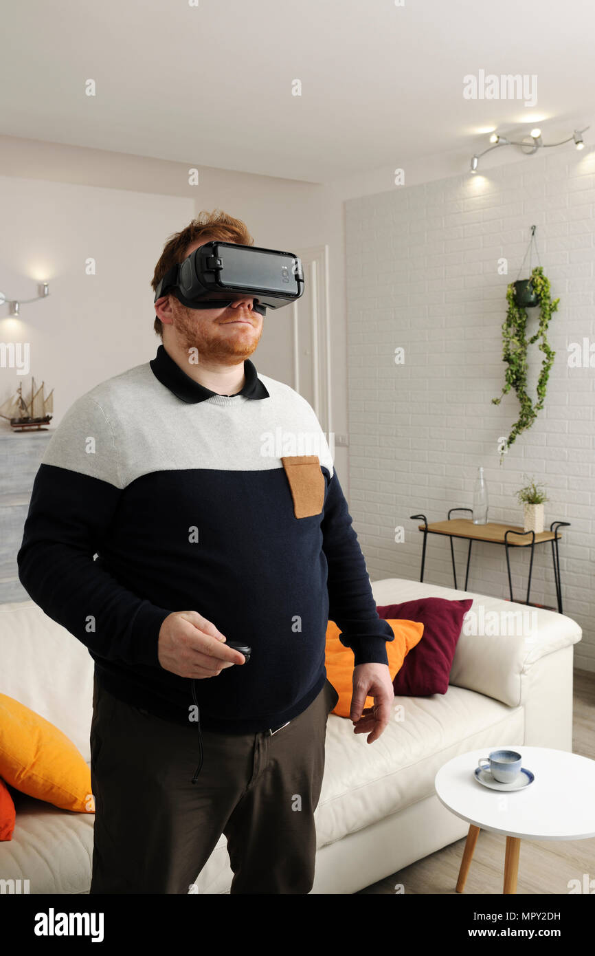 Home virtual hi-res stock photography and images - Alamy