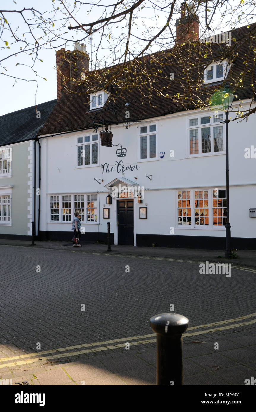 The Crown, Market Square, Stony Stratford, Buckinghamshire Stock Photo ...