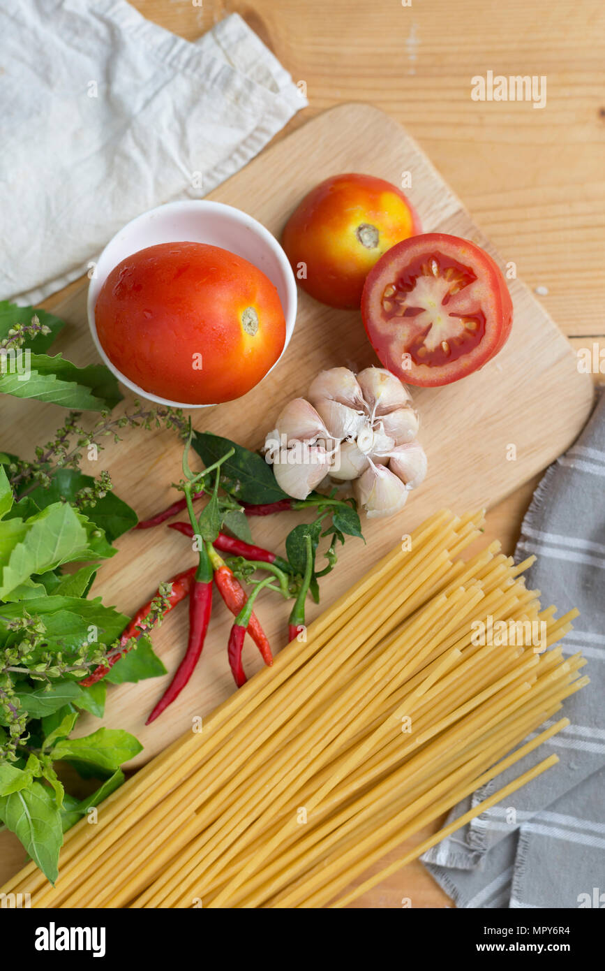 Bucatini hi-res stock photography and images - Alamy
