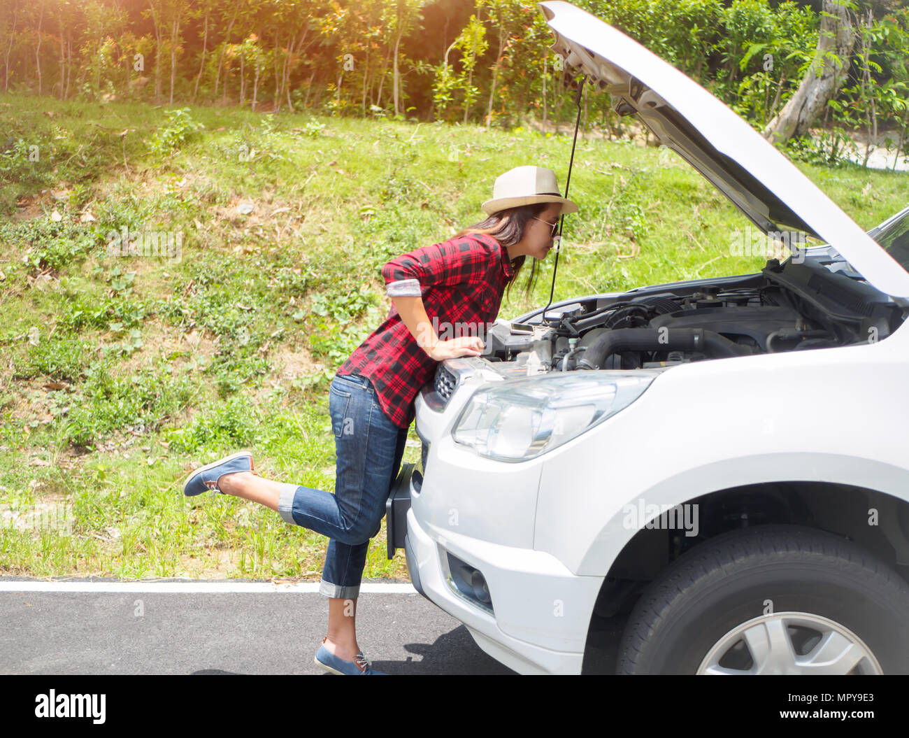 Broke down car hi-res stock photography and images - Alamy