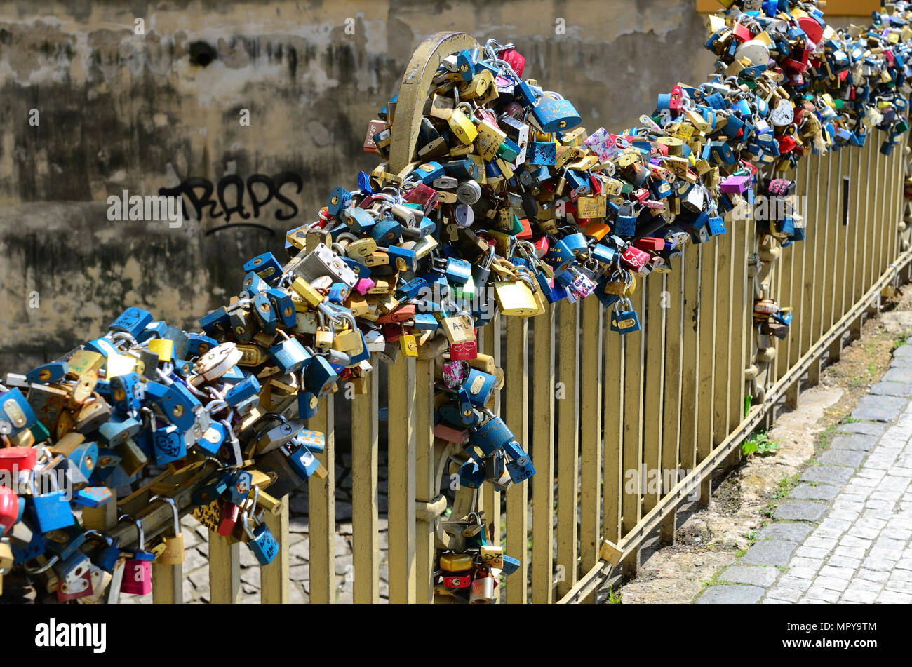Heavy railing hi-res stock photography and images - Alamy