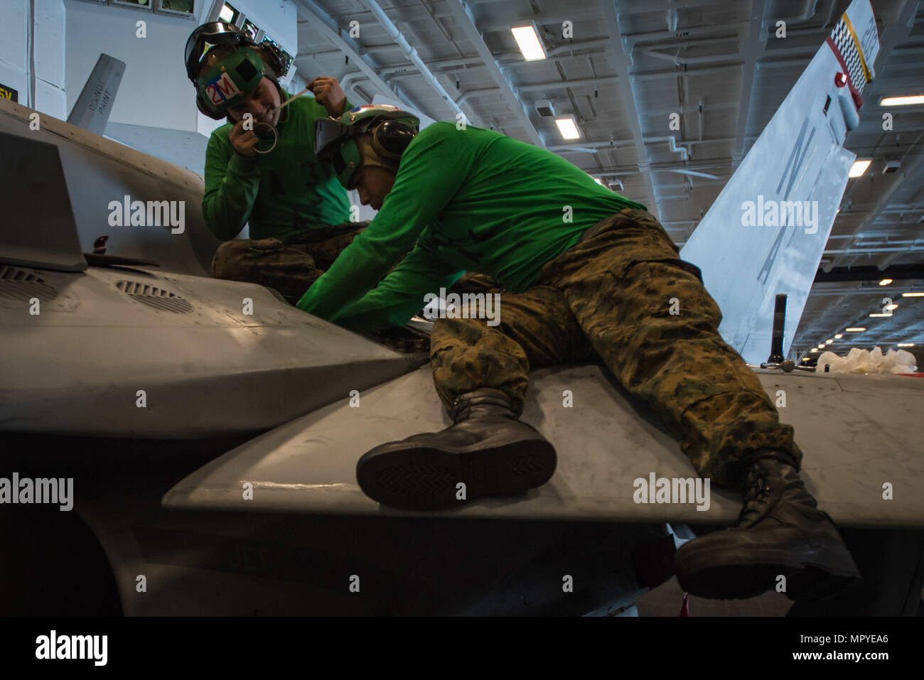 190 fighter squadron hi-res stock photography and images - Alamy