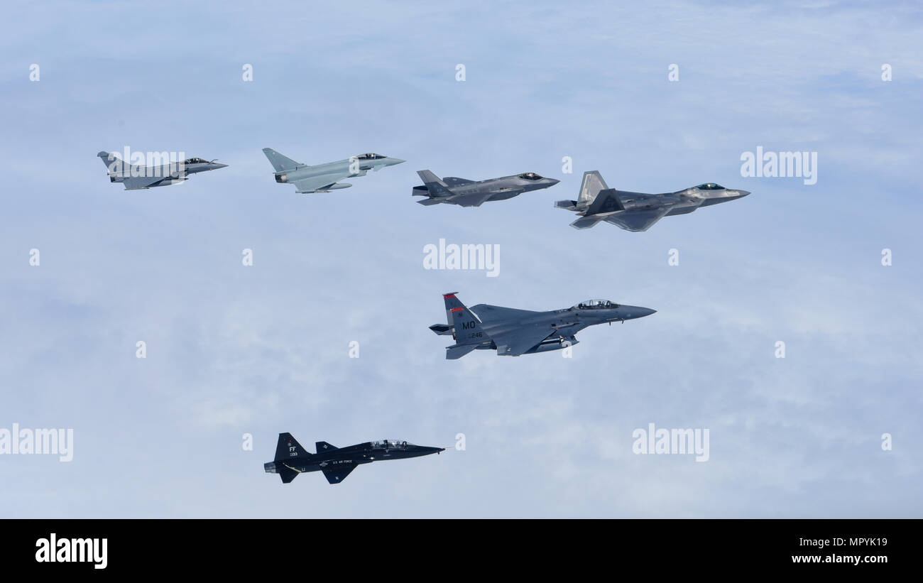 Dassault rafale fighters hi-res stock photography and images - Alamy