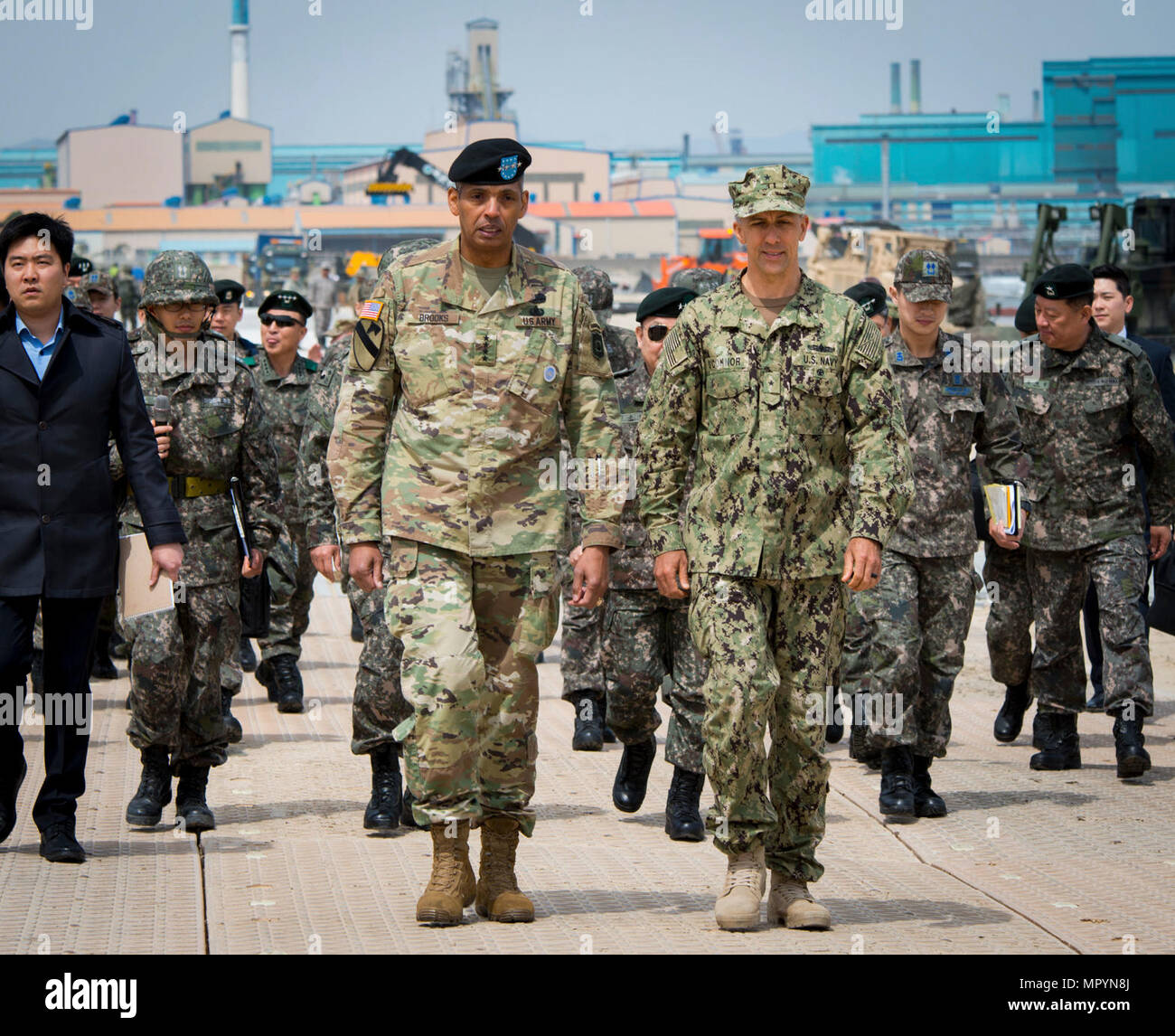 Commander of expeditionary strike group esg 3 hi-res stock photography ...