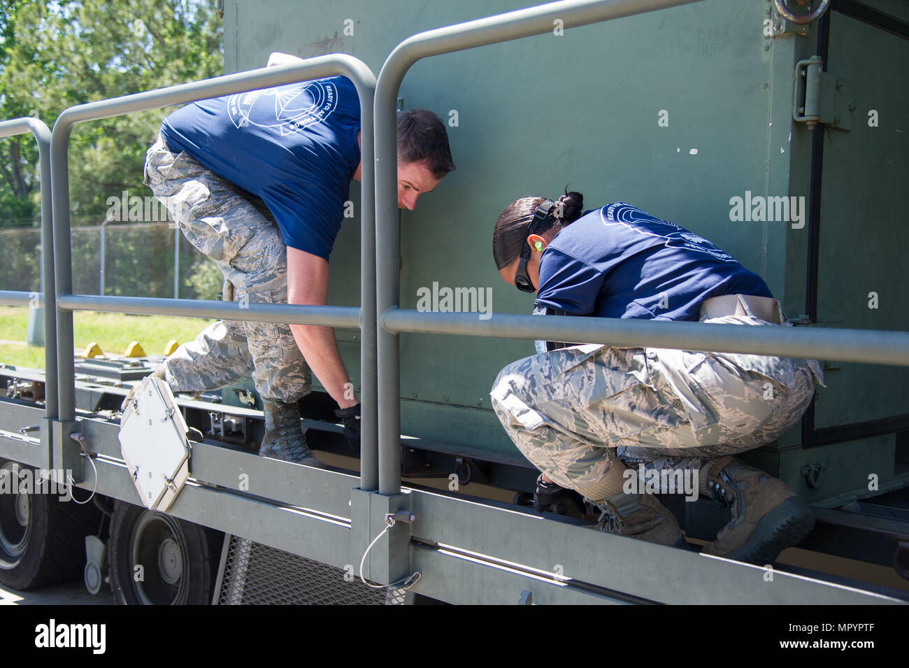 Cargo securement hi-res stock photography and images - Alamy