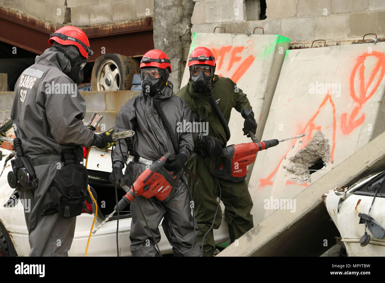 Soldiers from 22nd Engineer Clearance Company, 14th Engineer Battalion ...